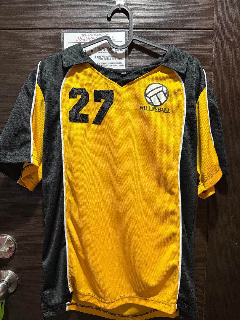 UST Volleyball PE Uniform, Women's Fashion, Tops, Shirts on Carousell