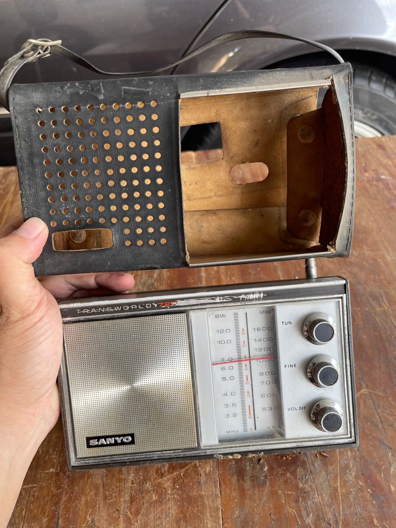 Vintage radio display, Hobbies & Toys, Collectibles & Memorabilia ...