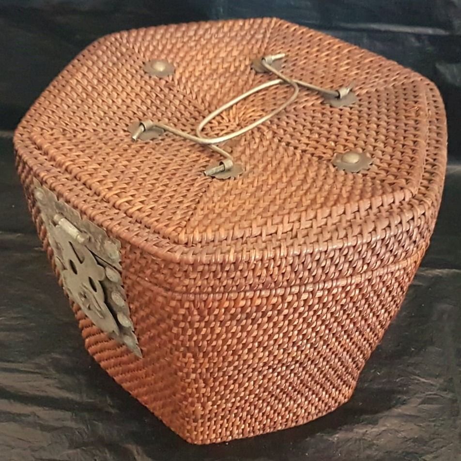 Vintage Rattan Teapot Container, Retro Ornamental Rattan Basket, Rare ...