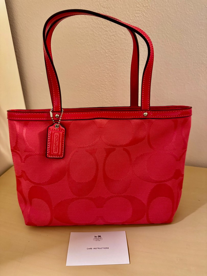 Coach mini tote bag, Women's Fashion, Bags & Wallets, Tote Bags on ...