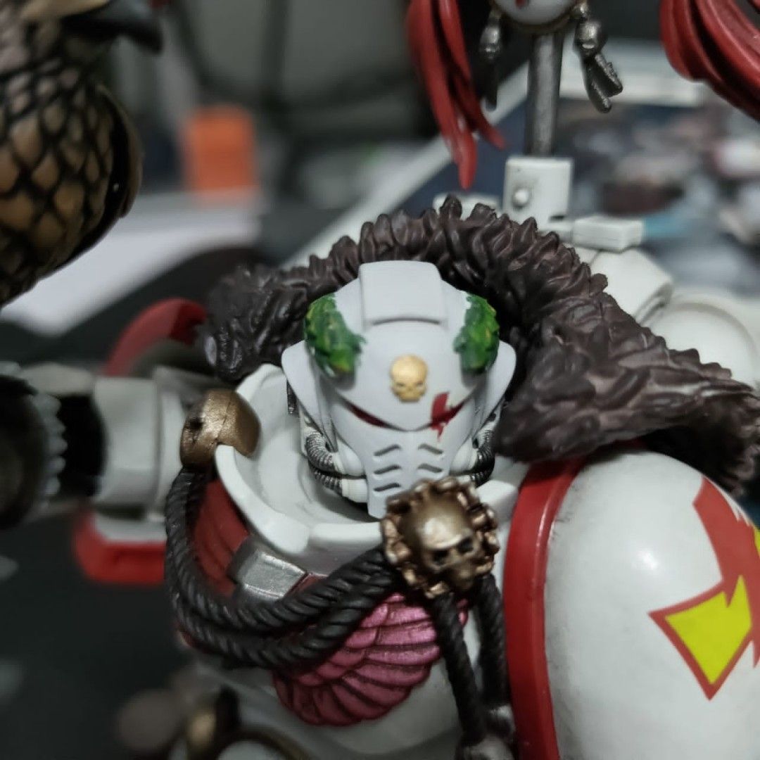 (Custom made) Joytoy White Scar Captain Korsarro Khan Helmet warhammer ...