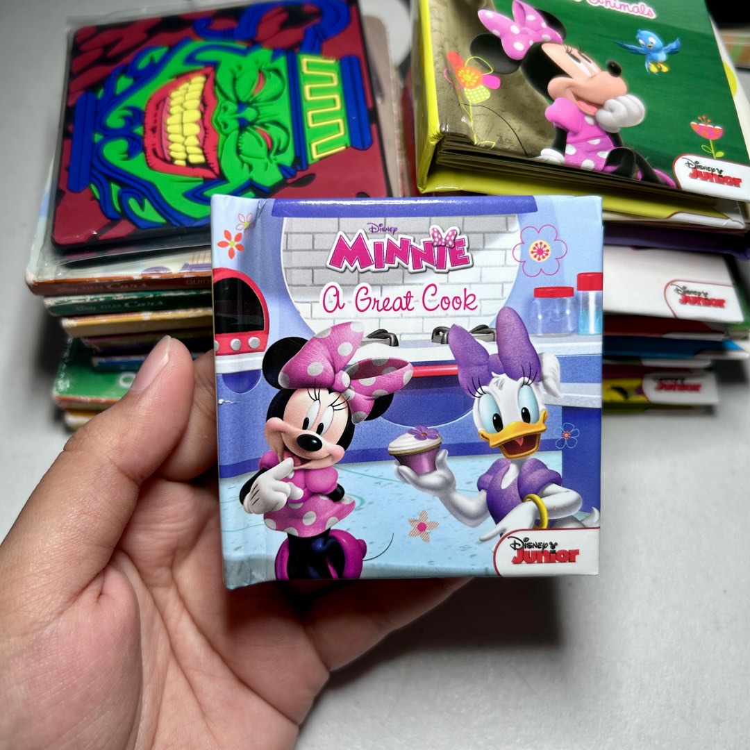 Disney Minnie Mouse Mini Pop Up Books, Hobbies & Toys, Books ...