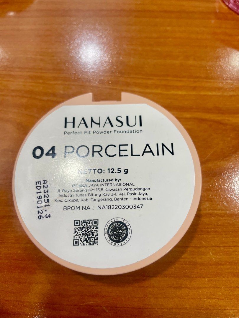 HANASUI POWDER FOUNDATIO, Beauty & Personal Care, Face, Makeup on Carousell