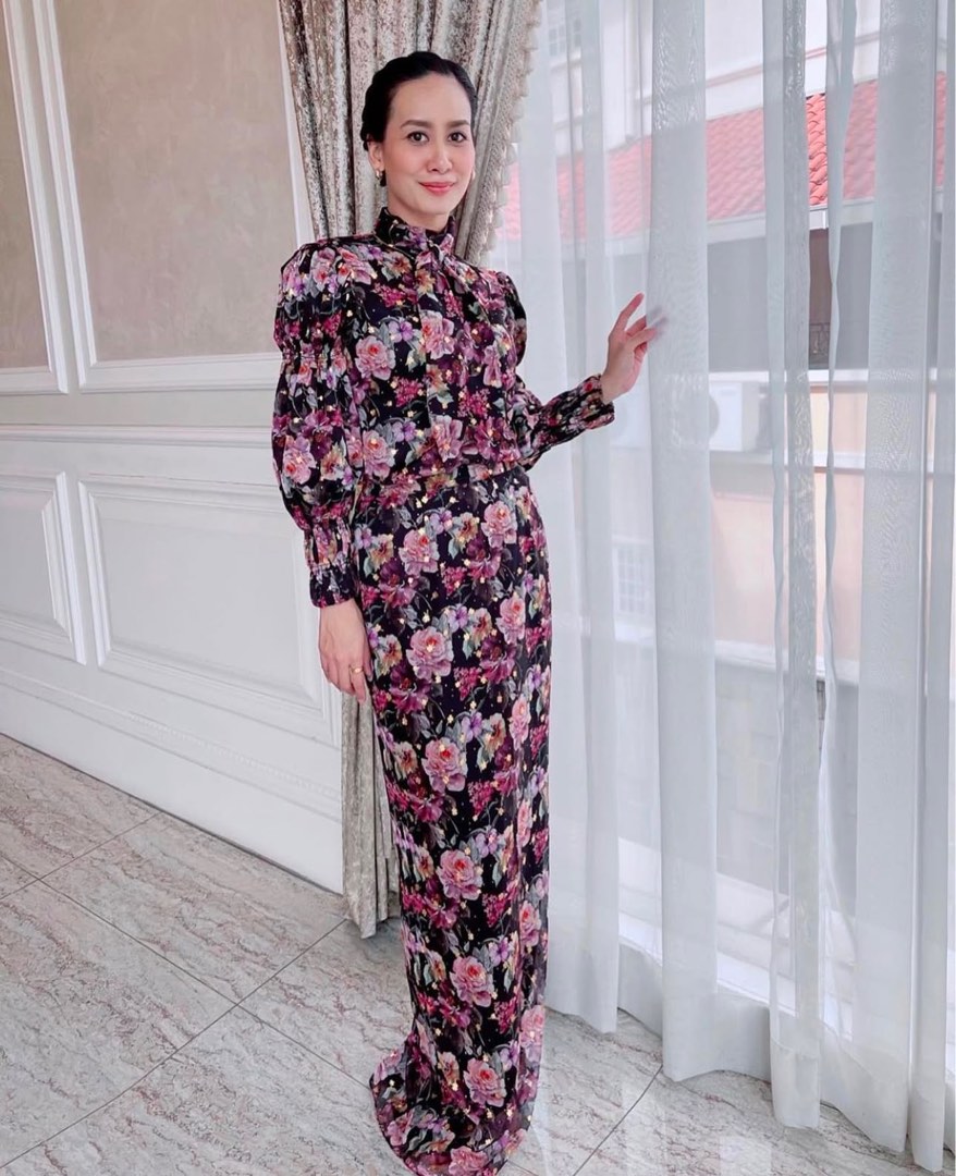 Innaired Raya Black Purple, Women's Fashion, Muslimah Fashion, Baju ...