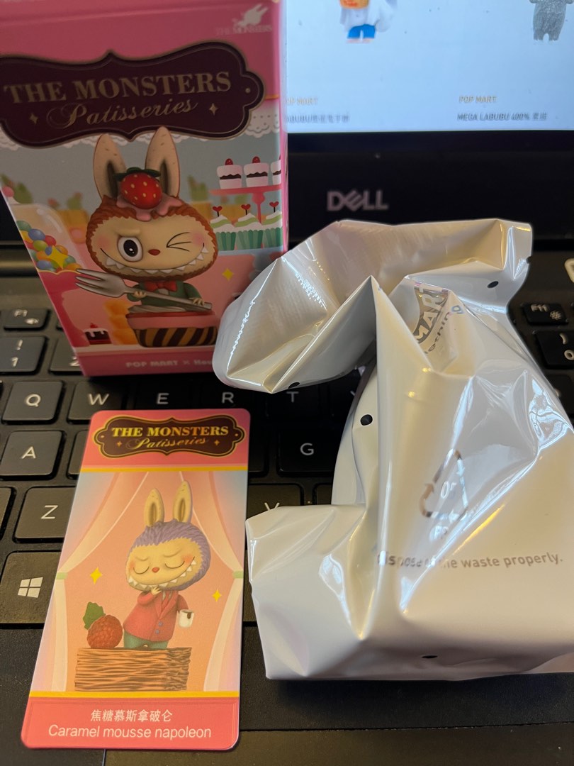 Labubu patisseries caramel mousse napoleon, 興趣及遊戲, 收藏品及紀念品, 明星周邊 ...