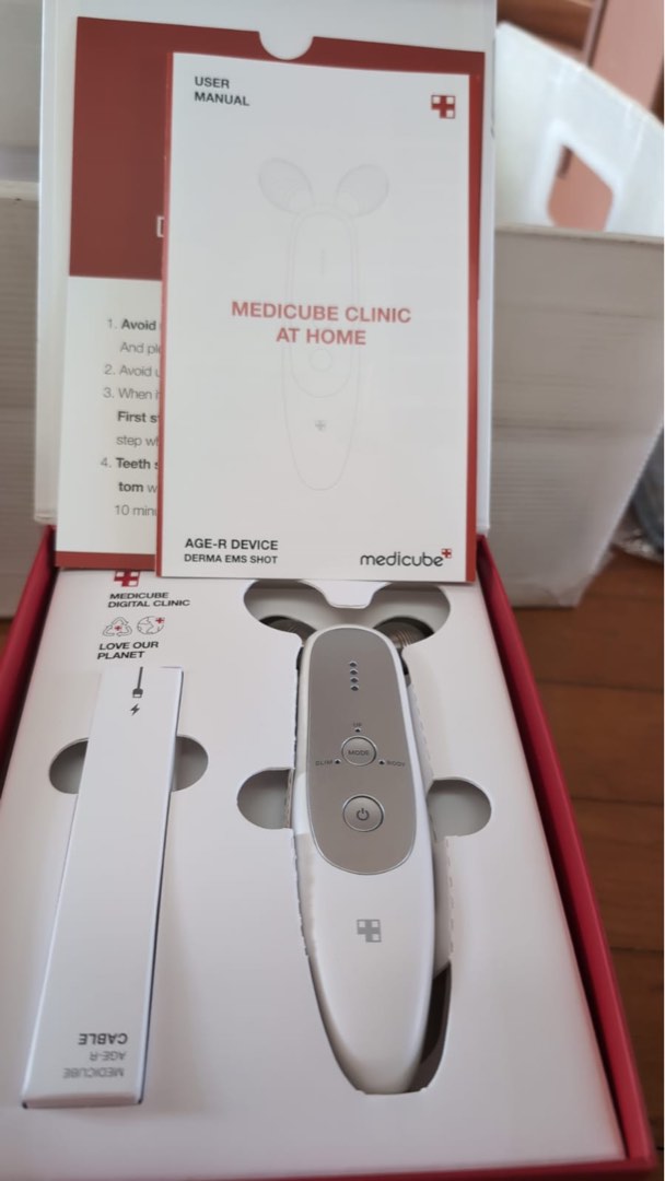 Medicube device, Beauty & Personal Care, Face, Face Care Products on ...