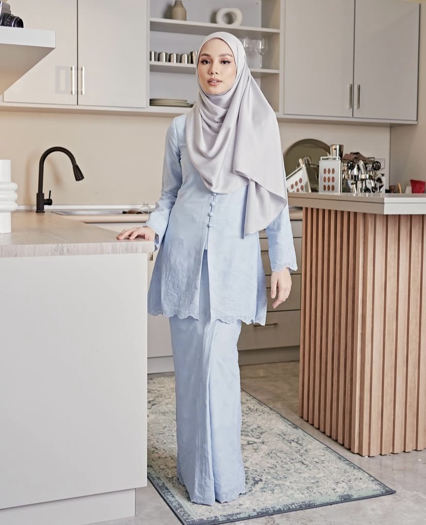 Minimalace Daira Kurung (Baby Blue), Women's Fashion, Muslimah Fashion ...