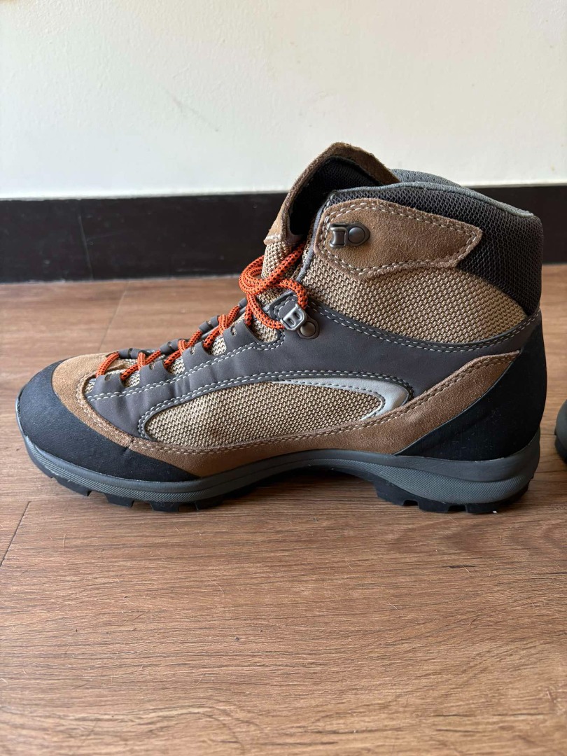 Montbell Trail grip hiking shoes, Men's Fashion, Footwear, Casual Shoes ...