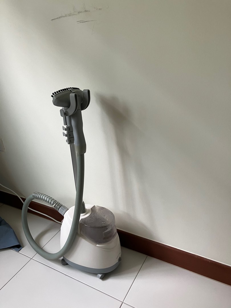 Phillip steam iron, TV & Home Appliances, Irons & Steamers on Carousell