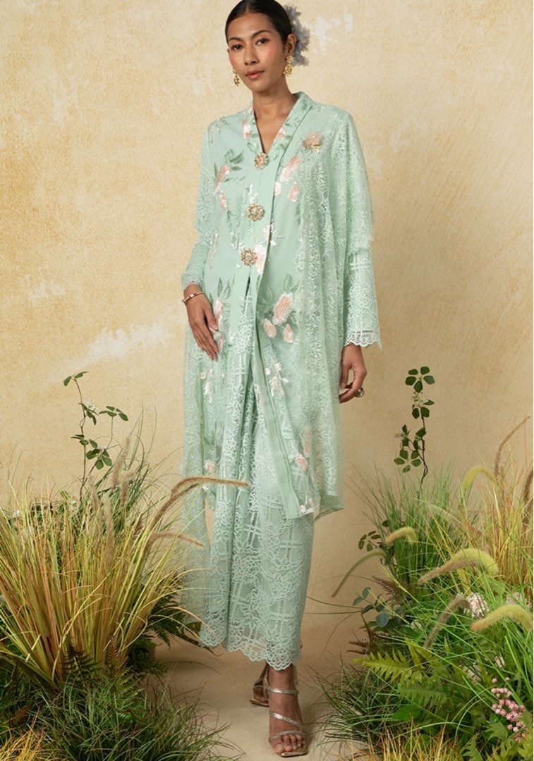 Raya 2025 Zalia Dinda Kebaya Labuh, Women's Fashion, Muslimah Fashion ...