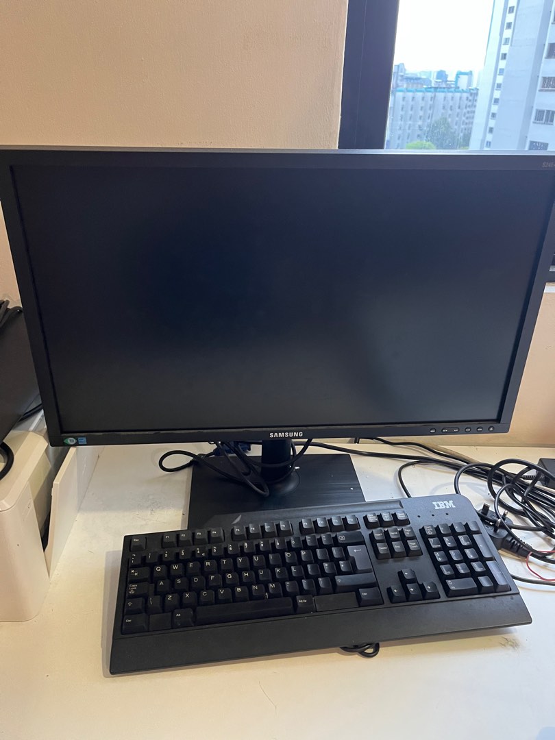 Samsung monitor screen, Computers & Tech, Desktops on Carousell