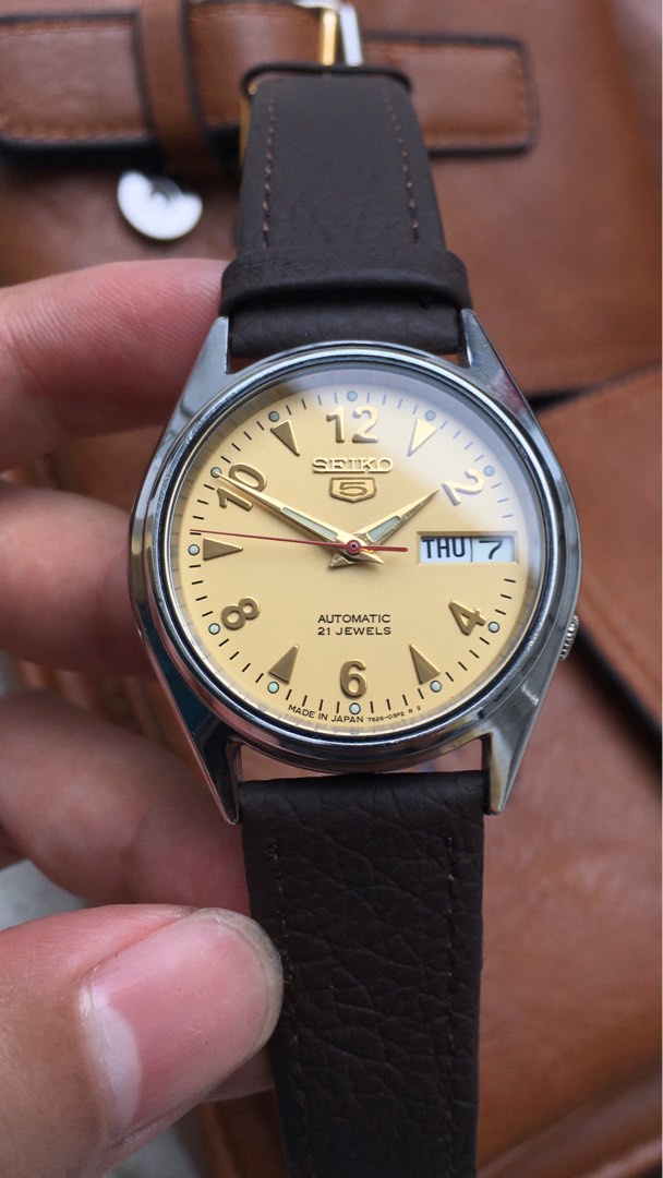 Seiko 5 automatic dracula dial cal 7S26 original 38 mm, Fesyen Pria, Jam Tangan di Carousell