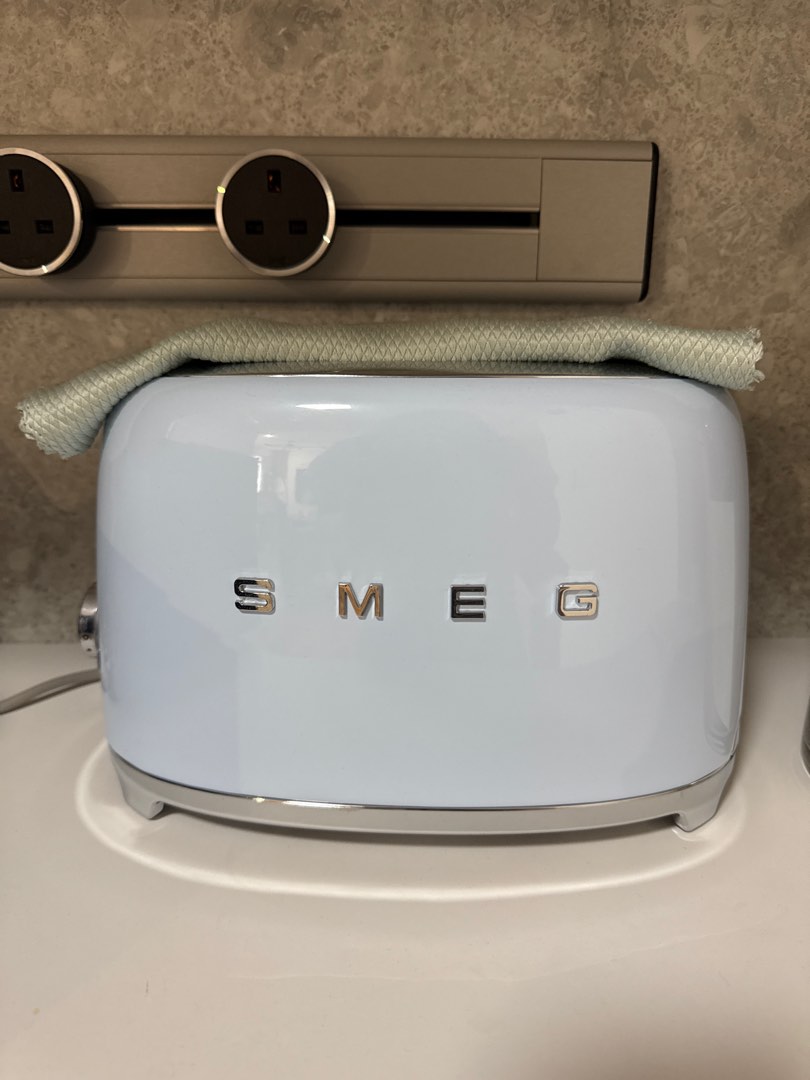 SMEG bread Toaster (without box), TV & Home Appliances, Kitchen ...