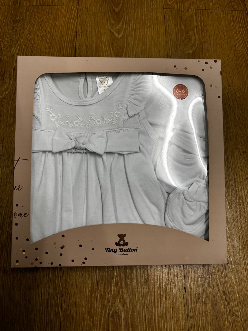 Tiny button gift set, Babies & Kids, Babies & Kids Fashion on Carousell