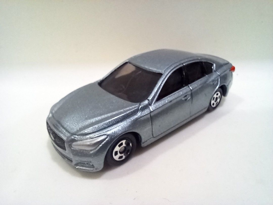 Tomica No. 105 Nissan Skyline Diecast Car Toy, Hobbies & Toys, Toys ...