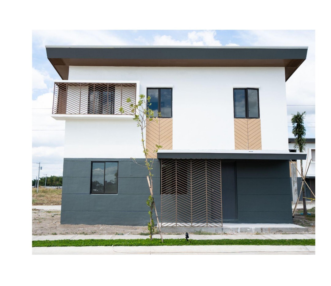 5 bedrooms Two Storey Single Detached House and Lot For Sale in Mexico ...