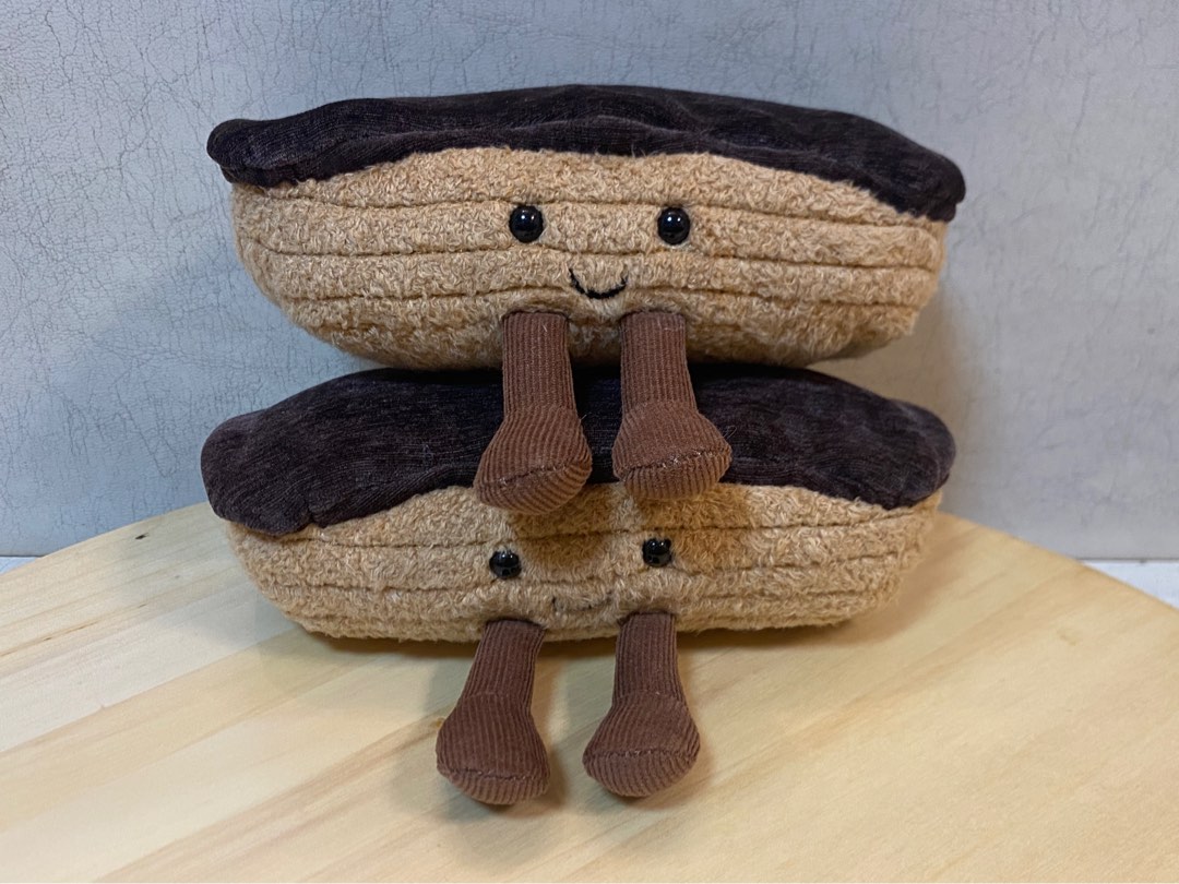 ⭐️最新產品⭐️ 現貨 英國 法國甜品 麵包 Jellycat Amuseables Etienne Eclair 公仔 plush 閃電泡芙 ...