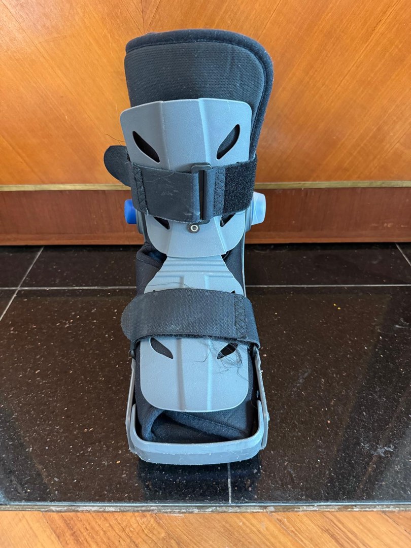 Aircast with wedges, Health & Nutrition, Braces, Support & Protection ...