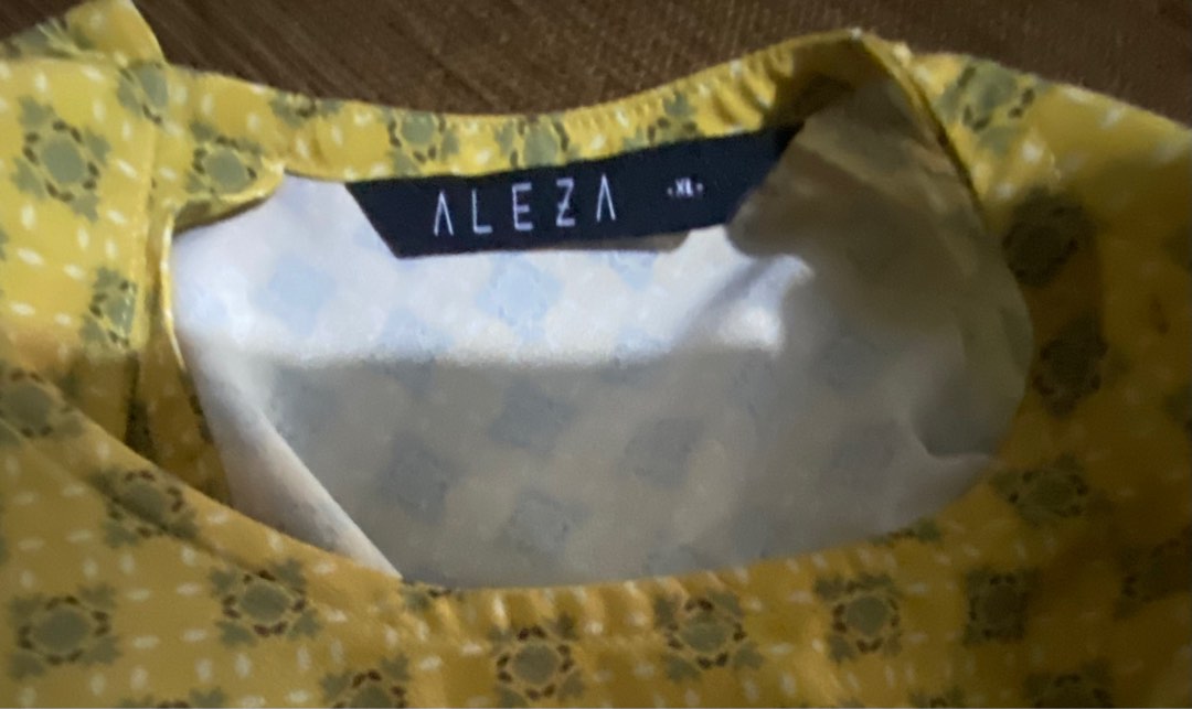 ALEZA Blus Limited Edition, Fesyen Wanita, Pakaian Wanita, Atasan di ...