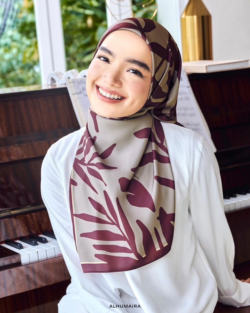 Alhumaira Satin Square (Callista), Women's Fashion, Muslimah Fashion, Hijabs on Carousell