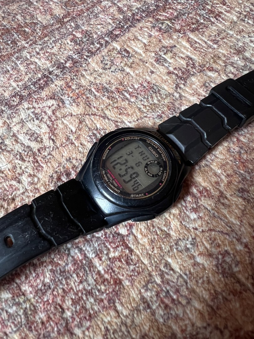 Casio F-200, Men's Fashion, Watches & Accessories, Watches on Carousell