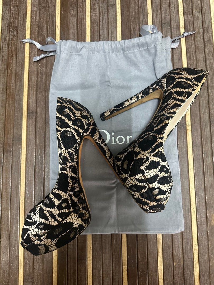 CD Platform pump heels, Women's Fashion, Footwear, Heels on Carousell