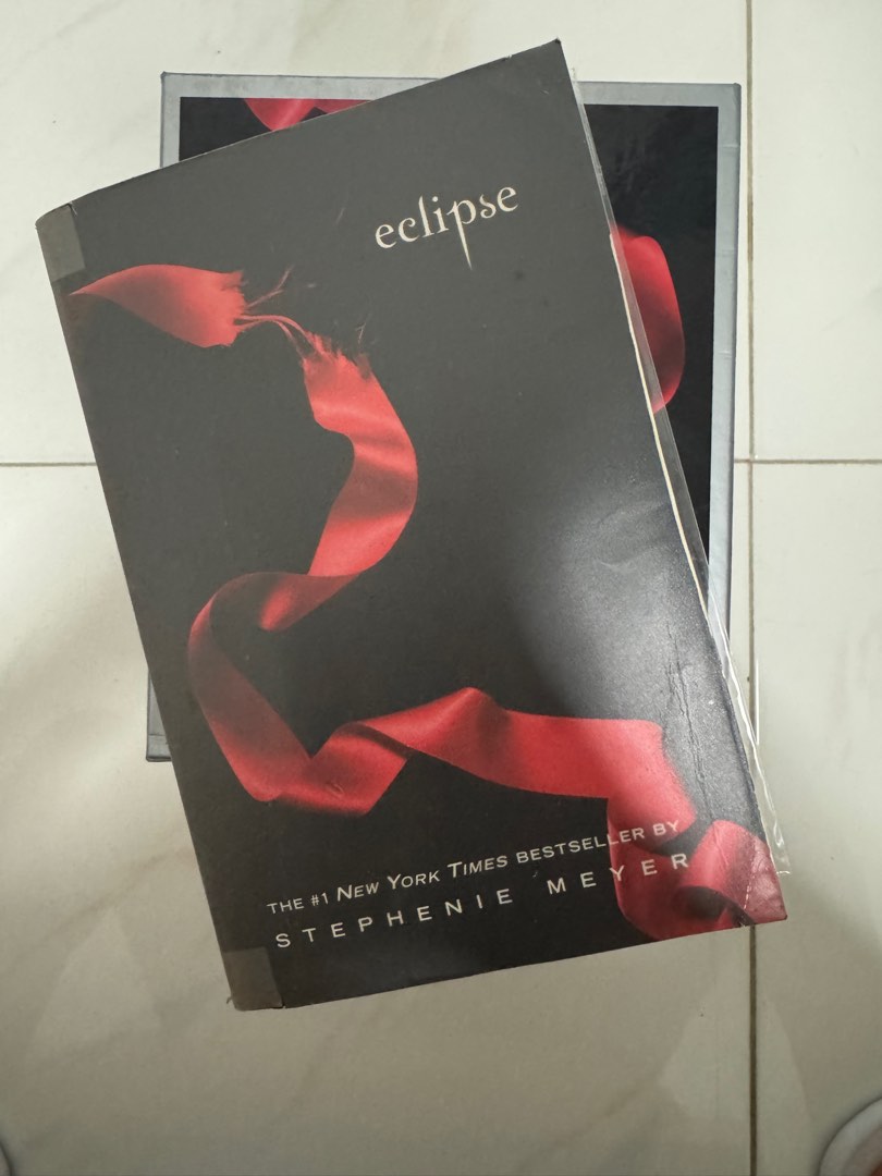 Eclipse by Stephanie Meyer, Hobbies & Toys, Books & Magazines, Fiction & Non-Fiction on Carousell