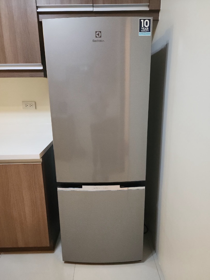 Electrolux Inverter Refrigerator 11.3 Cu ft, TV & Home Appliances ...