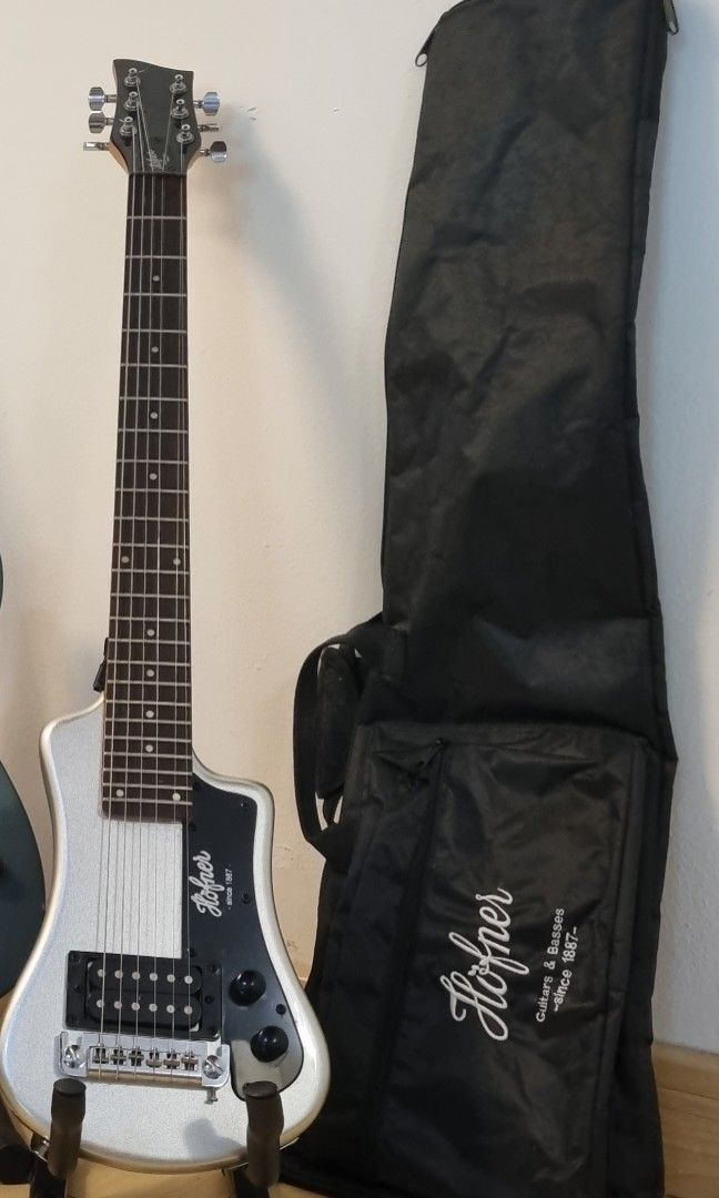 Hofner Travel Guitar & Amplifier, Hobbies & Toys, Music & Media ...
