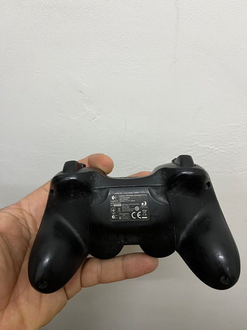 Logitech F710 Wireless Controller Gamepad with Four-Switch D-Pad | 2 ...