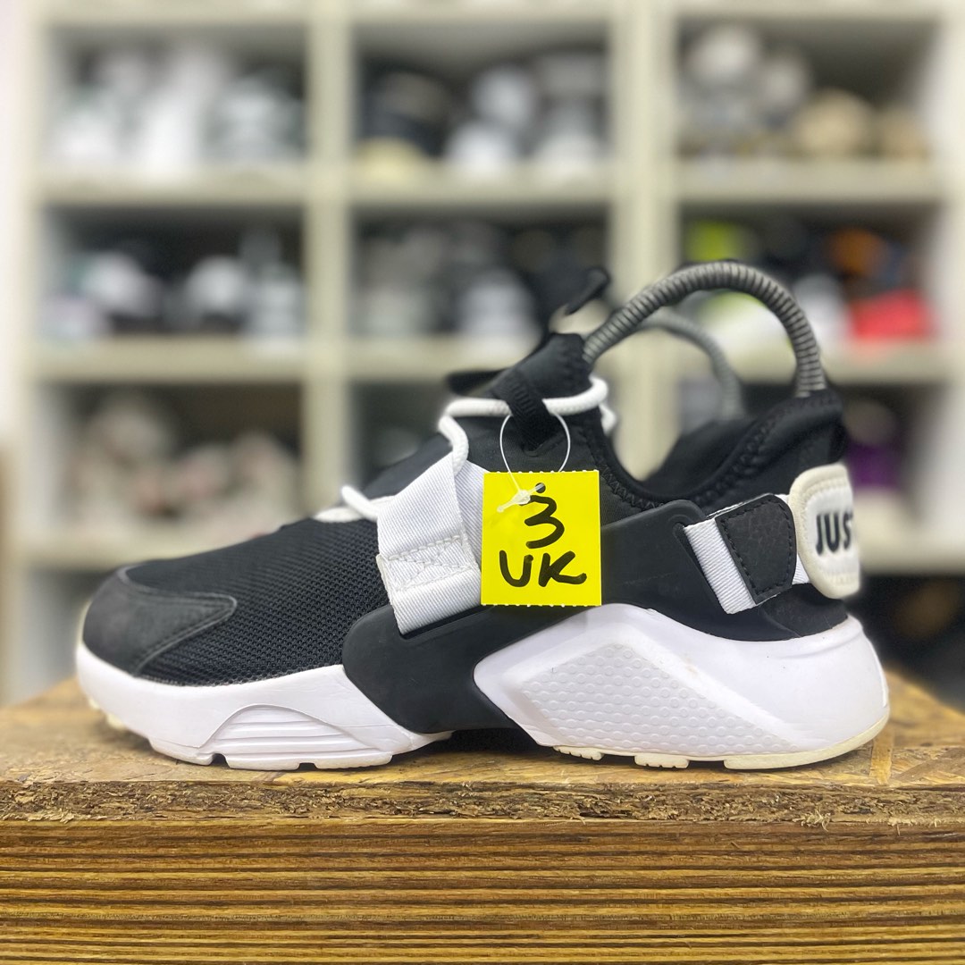 NIKE HURRICANE, Women's Fashion, Footwear, Sneakers on Carousell