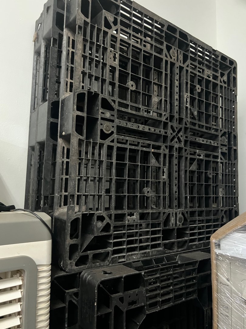PLASTIC PALLET (110 cm x 110 cm x 12 cm ), Furniture & Home Living ...