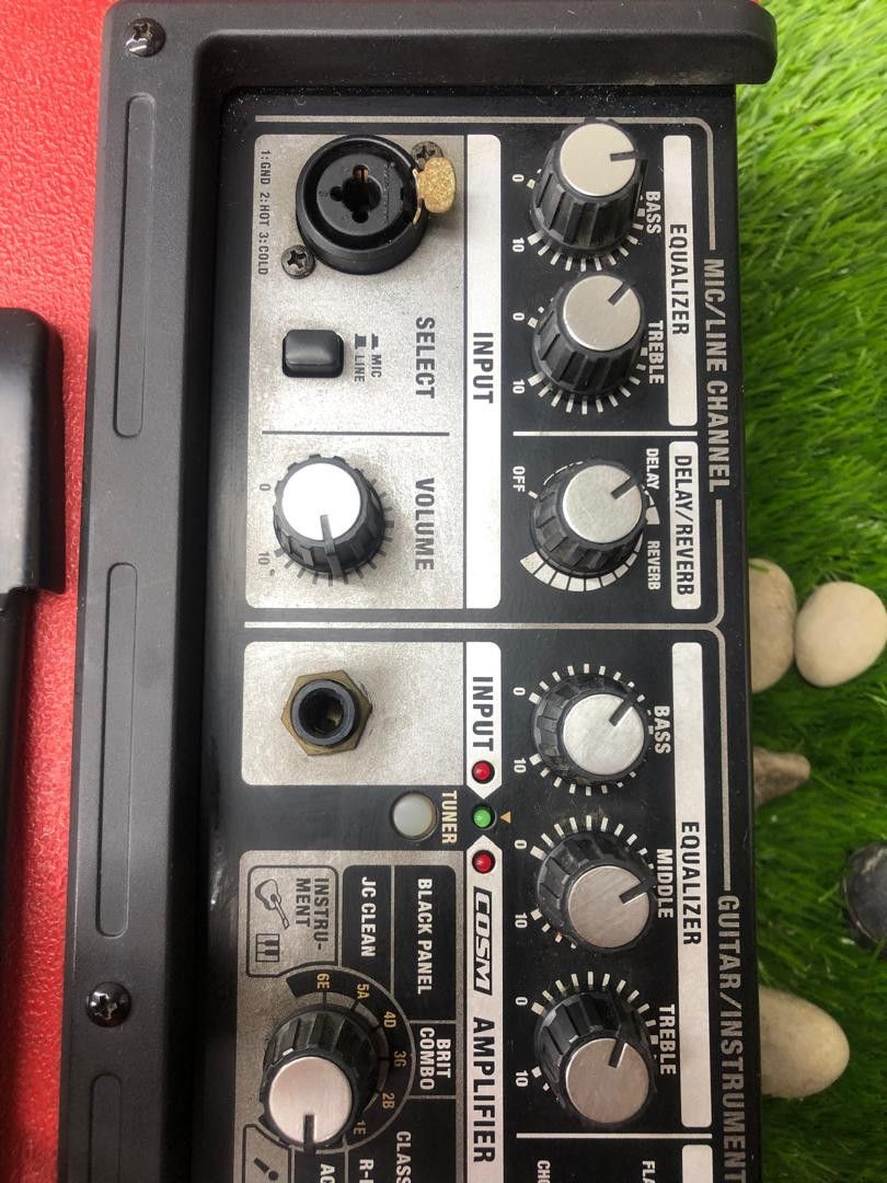 Roland Street Cube, Red amplifier guitar modelling with stand, Hobbies ...