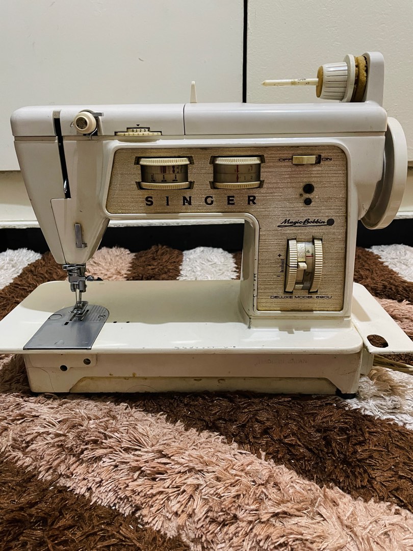 Vintage singer sewing machine deluxe model 690U 220volts, TV & Home ...