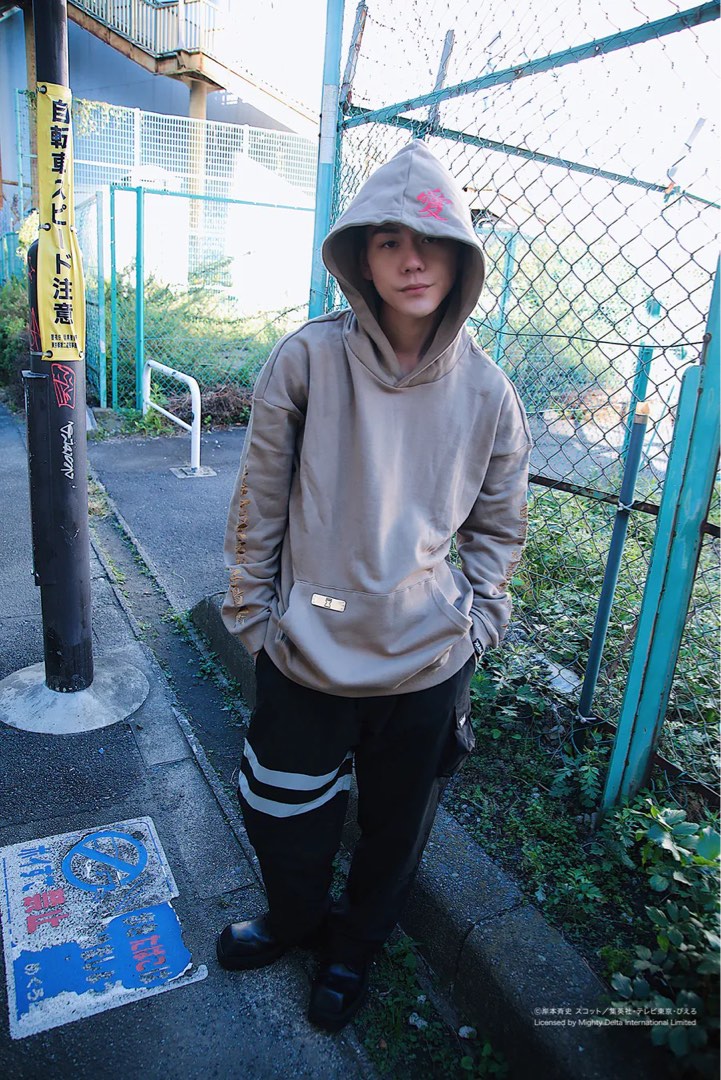 可以搭converse火影 Xrage 我愛羅帽T XL 絕版 火影忍者聯名 全新, 他的時尚, 上衣與西裝, 帽T、大學T在旋轉拍賣