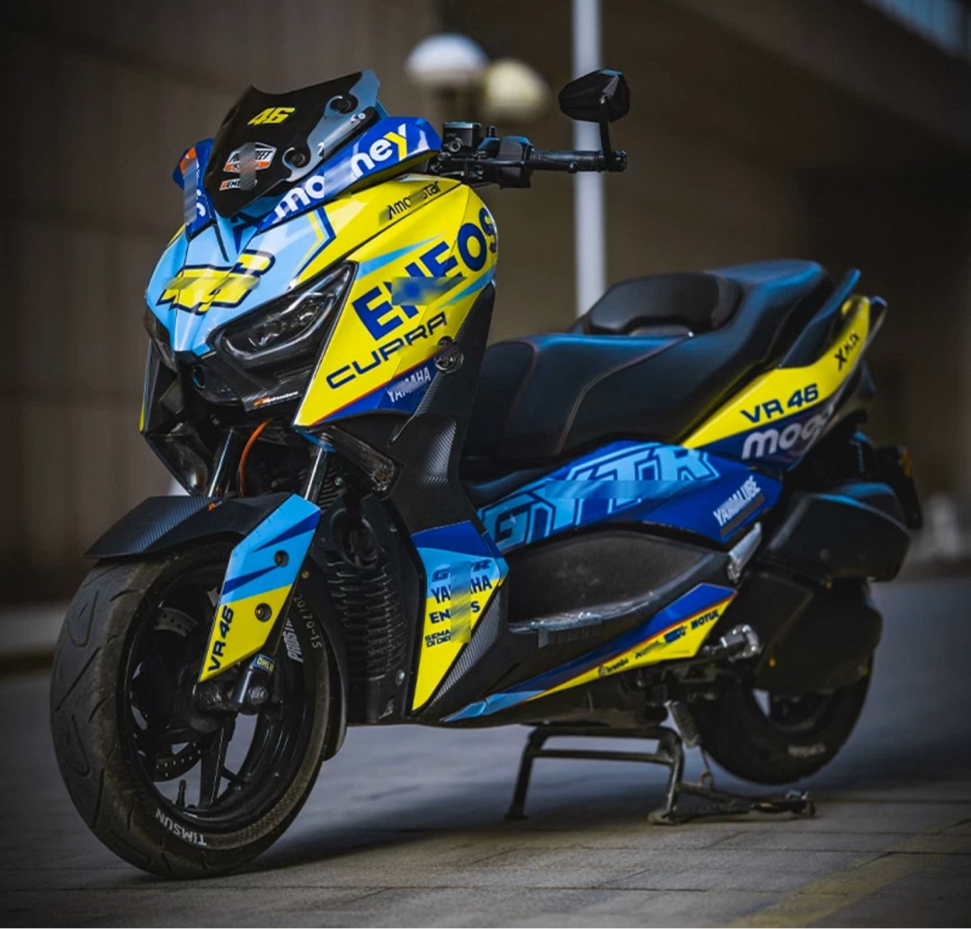 Yamaha Xmax 300 Custom Fairing and Wrapping V1 & V2, Motorcycles ...