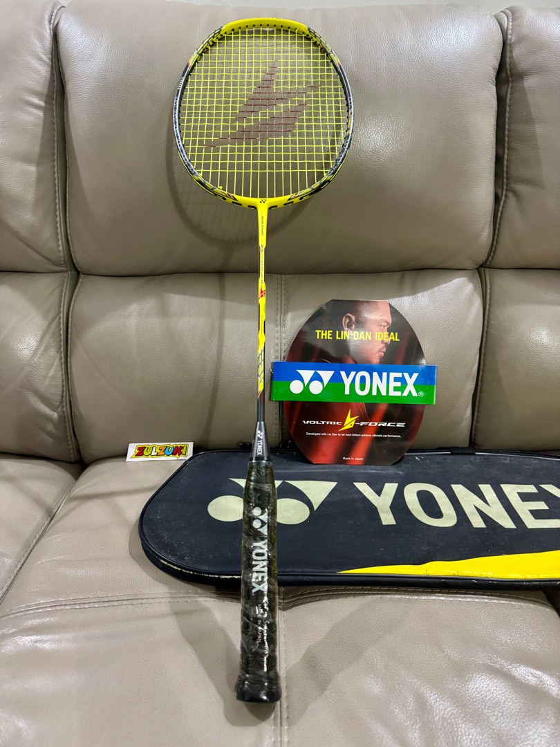 Yonex Voltric Z force 2 Yellow Lin Dan, Sports Equipment, Sports ...