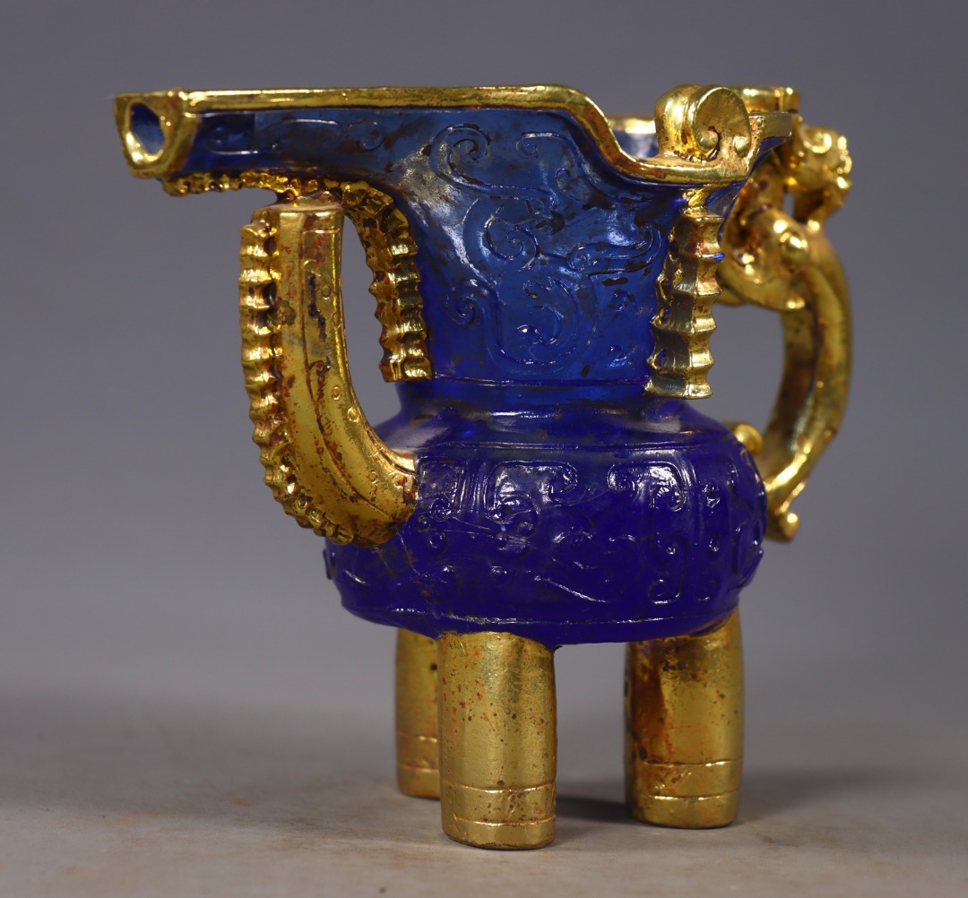 A rare old glazed gold-plated tripod cup臻品旧藏老琉璃包金三足杯, Hobbies & Toys ...