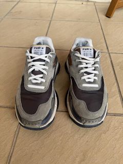 Balenciaga triple S, Men's Fashion, Footwear, Sneakers on Carousell