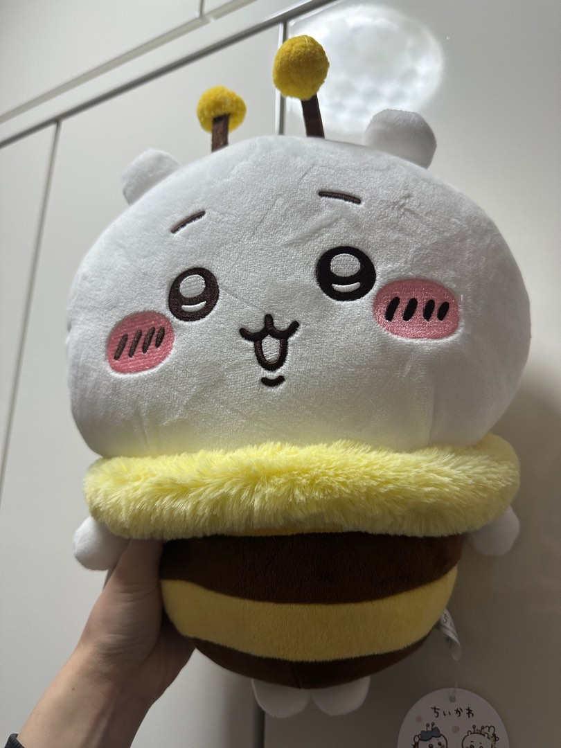 Chiikawa 蜜蜂公仔 chii 吉伊卡哇, 興趣及遊戲, 玩具 & 遊戲類 - Carousell