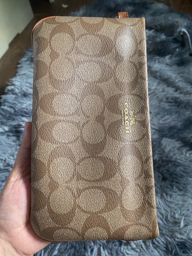 Coach clutch Bag, Women's Fashion, Bags & Wallets, Wallets & Card ...