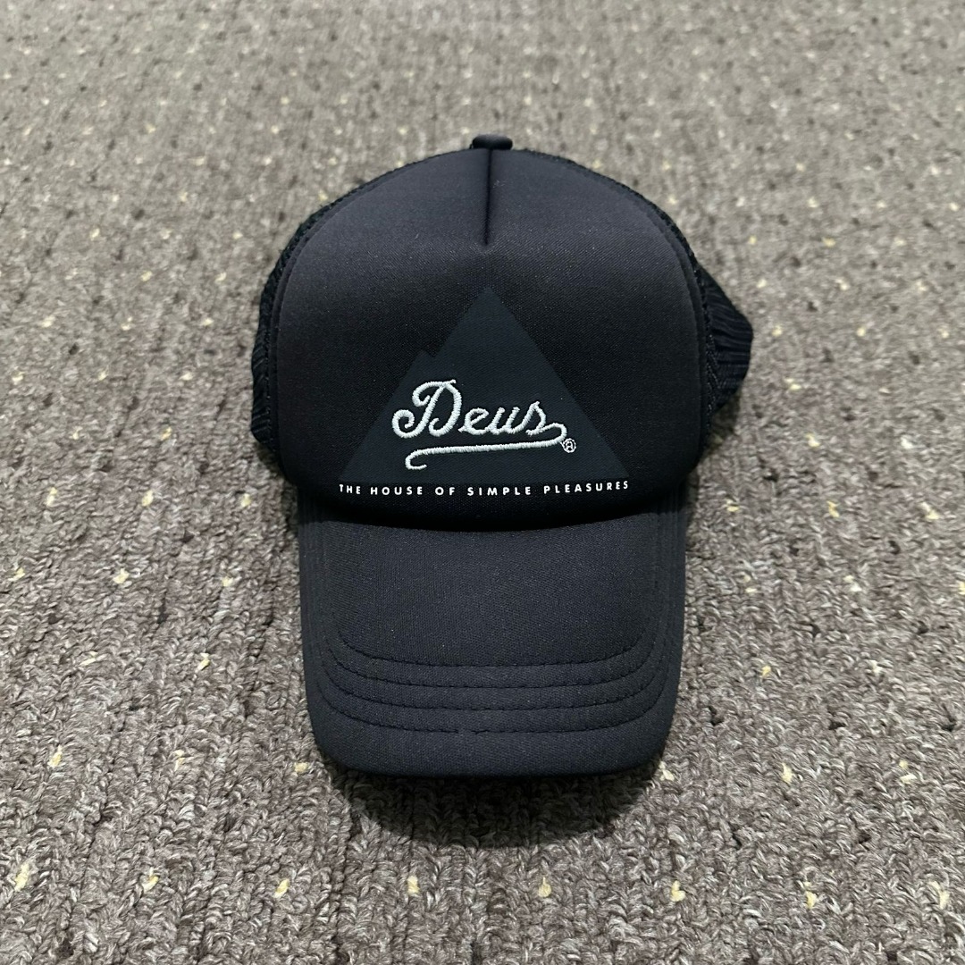 Deus Ex Machina PEAK TRUCKER BLACK not Carhartt, Detroit, Von Dutch ...