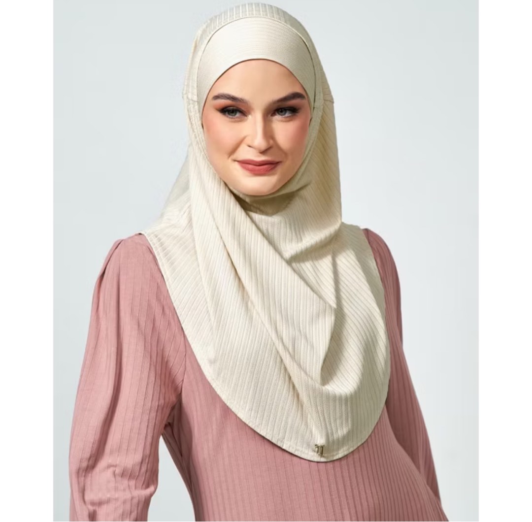 Easy on Anya basic instant cream, Women's Fashion, Muslimah Fashion ...