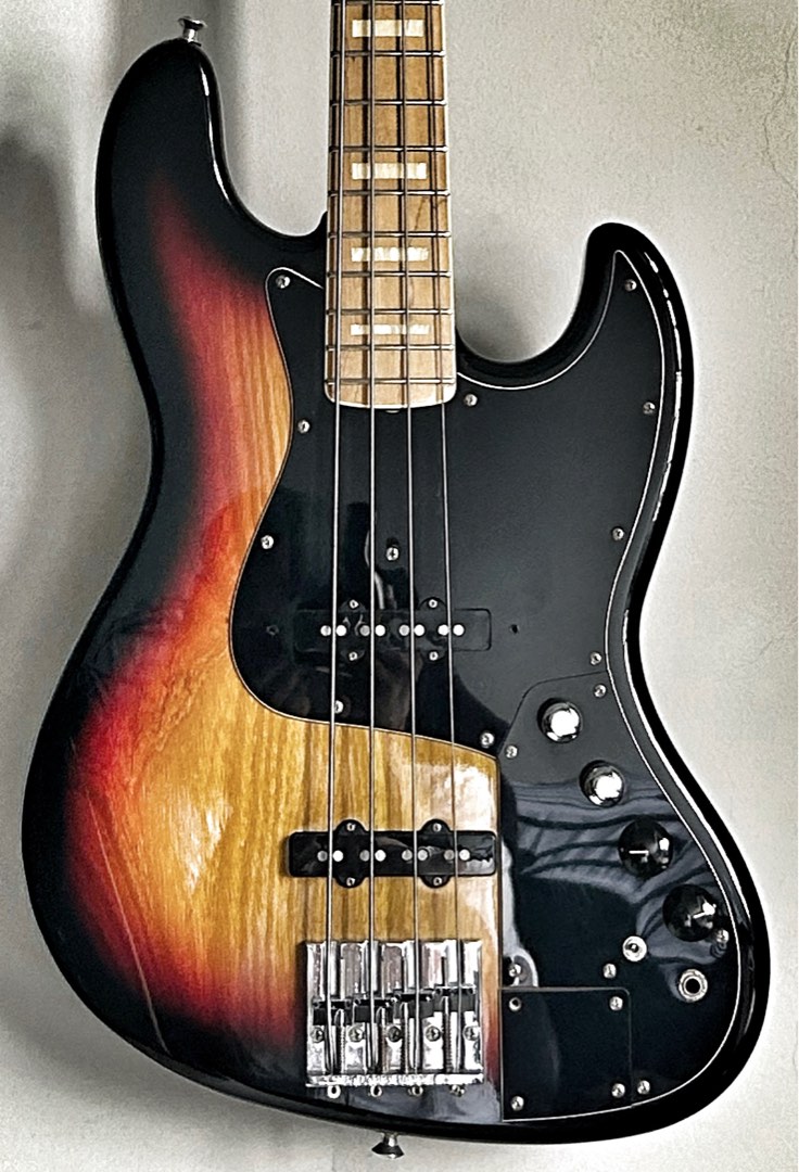 Fender Marcus Miller Jazz Bass (Japan) NEGOTIABLE, Hobbies & Toys ...