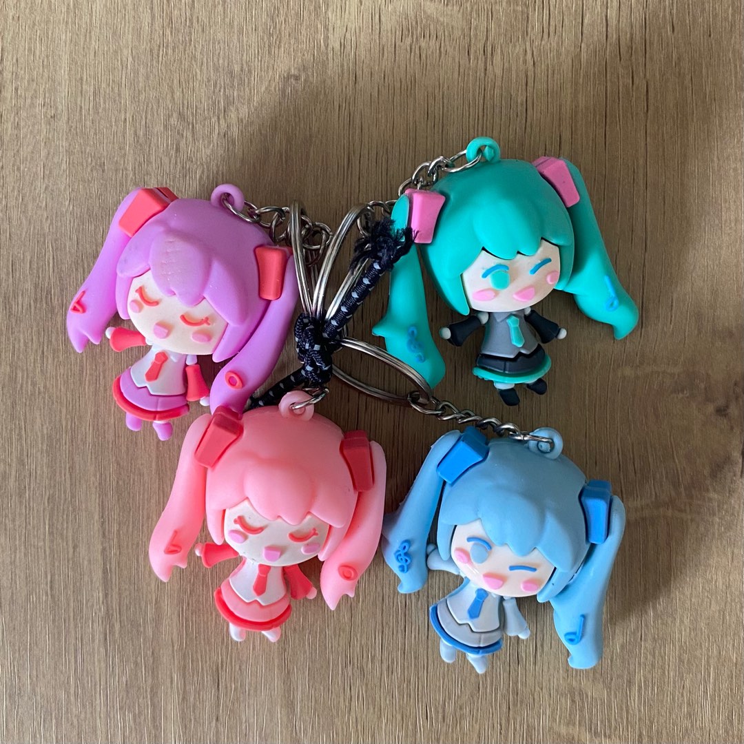 Hatsune miku anime ganci, Toys & Collectibles, Mainan di Carousell