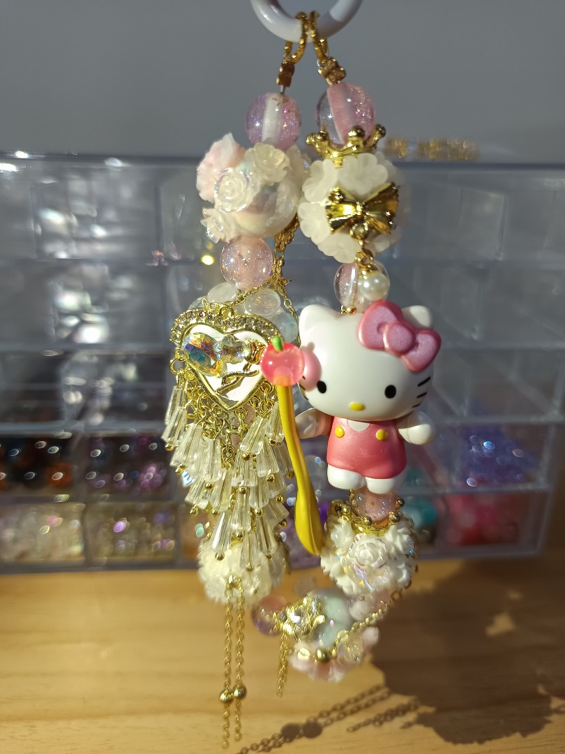 Popmart Hello kitty 3.0 Handphone Charms, Mobile Phones & Gadgets ...