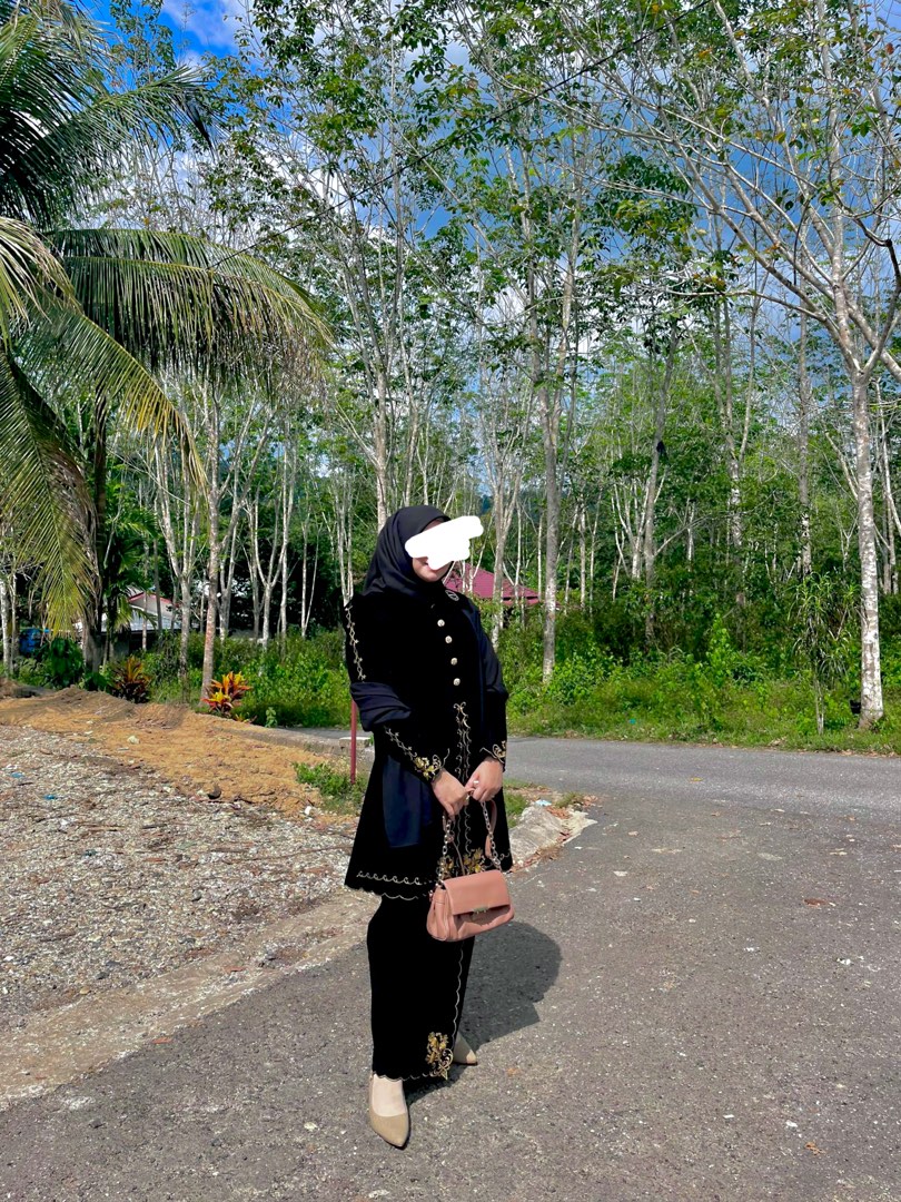 HIJABSTAHUB 2024 / Black baldu, Women's Fashion, Muslimah Fashion, Baju ...