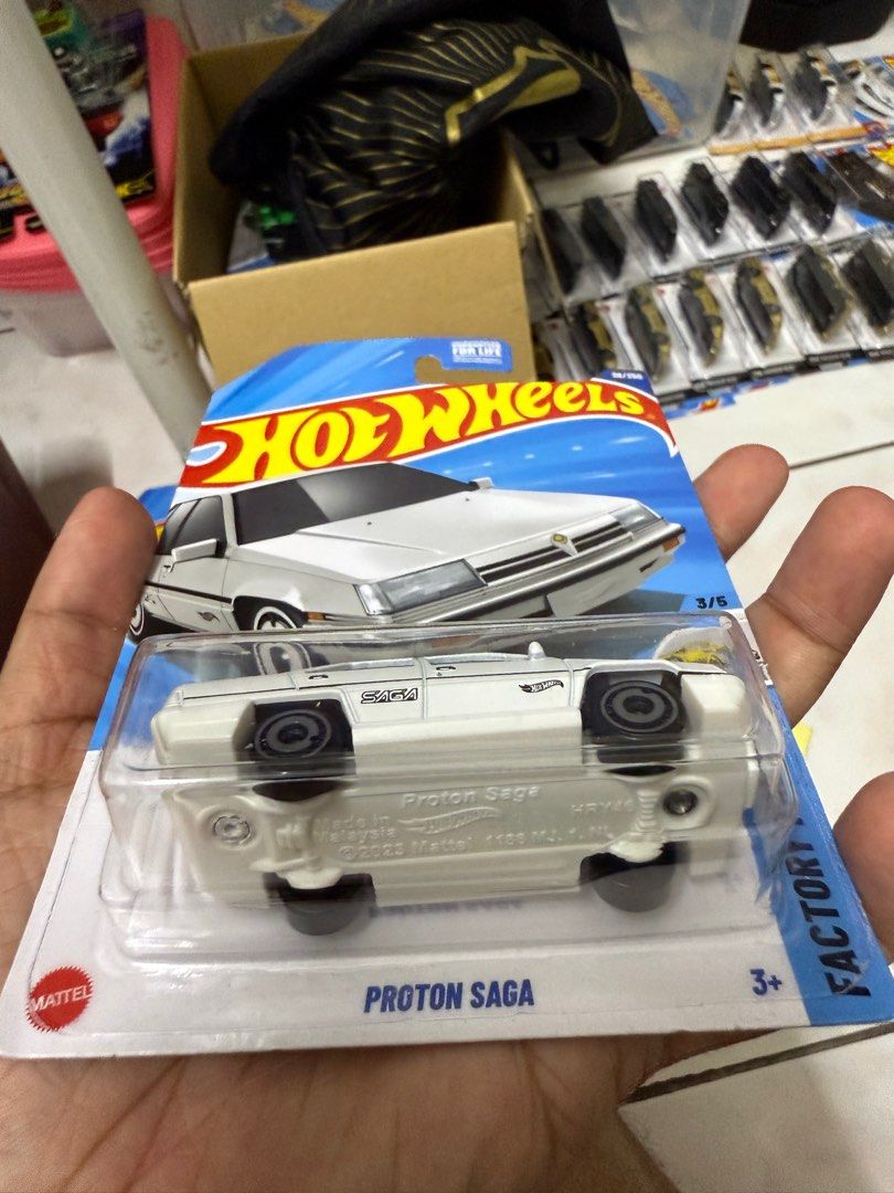 Hot Wheel Proton Saga White Us Card Putih, Hobbies & Toys, Toys & Games ...