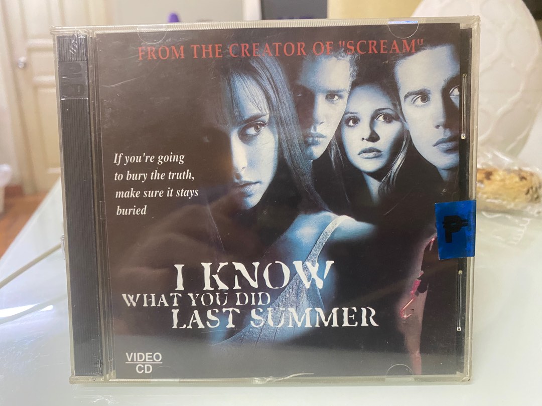 I KNOW WHAT YOU DID LAST SUMMER - Sarah Michelle Cellar - Original ...