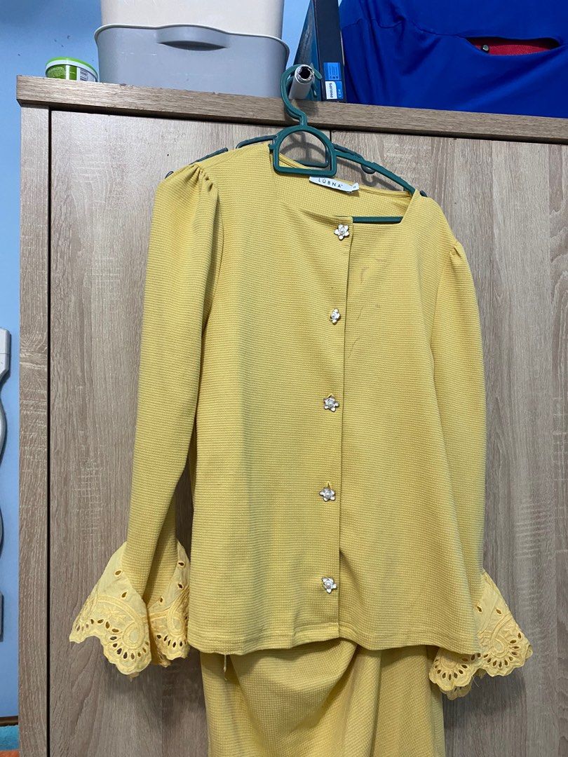 Lubna Knit Lace Kebaya, Women's Fashion, Muslimah Fashion, Baju Kurung ...